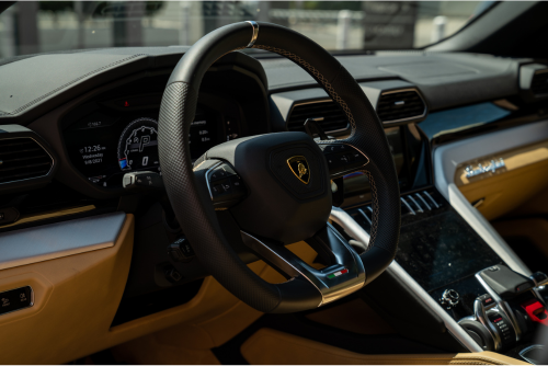 2021 Lamborghini Urus - Peacock Rentals